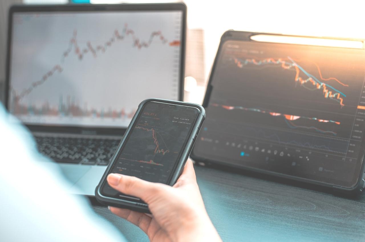 ¿Cómo calcular el stock óptimo para importaciones de suministros?